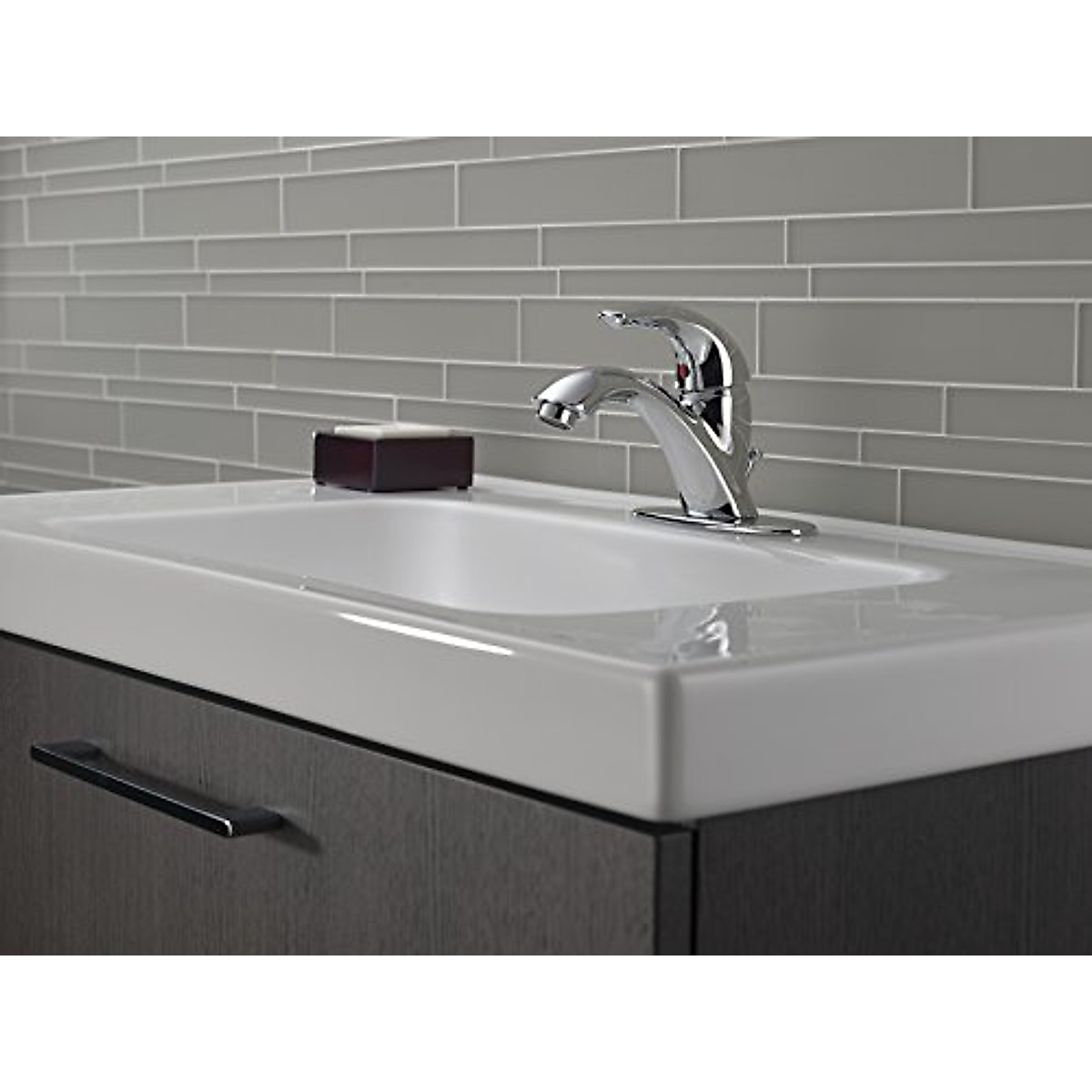 Delta Faucet Classic Single Hole Bathroom Faucet, Single Handle Bathroom Faucet Chrome, Bathroom Sink Faucet, 1 Hole Bathroom Faucet, Drain Assembly, Chrome 583LF-WF