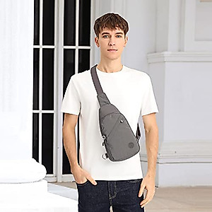 Crossbody Bags for Women, Crossbody Purse Bag, Sling Bag, Lightweight and Compact (Black)