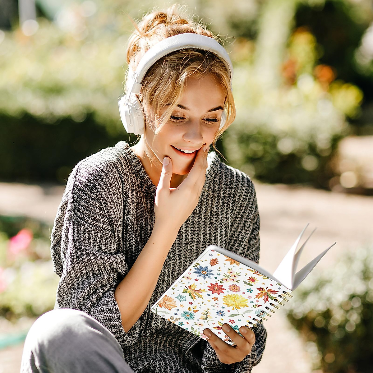 Ymumuda 2024-2025 Planner, 12-Month Daily Weekly Monthly Planner from JUL.2024 to JUN.2025, 8.4" X 6", Spiral Planner Notebook with Stickers, Elastic Closure, Inner Pocket, Colorful Embroidery