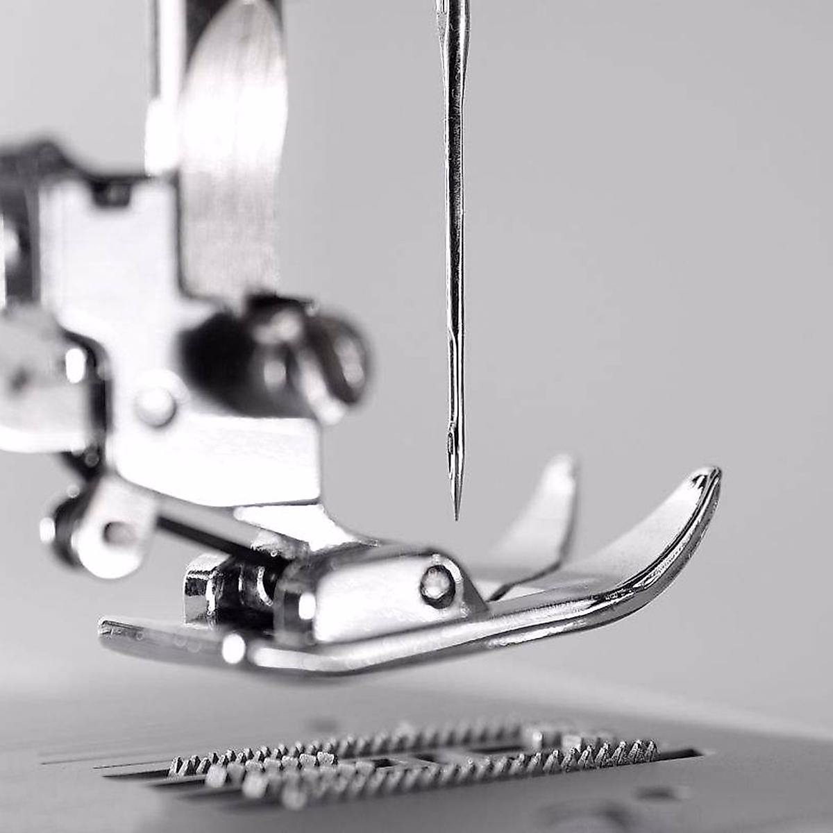 BronaGrand 50 Pieces Sewing Needles Home Sewing Machine Needles, Size 9, 11, 14, 16, 18, with 5 Needle Bottles, 10 Pieces Per Size