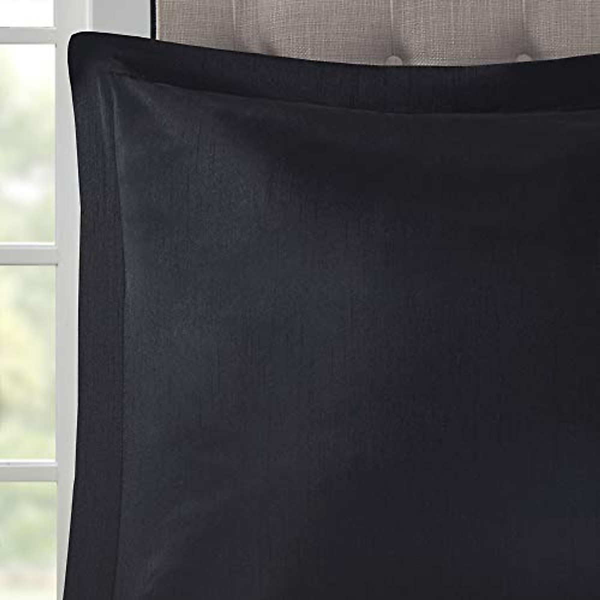 Madison Park Essentials Windsor 24-Piece Room in A Bag Comforter Set-Satin Jacquard All Season Luxury Bedding, Sheets, Decorative Pillows and Curtains, Valance, Queen (90 in x 90 in), Black/Gold