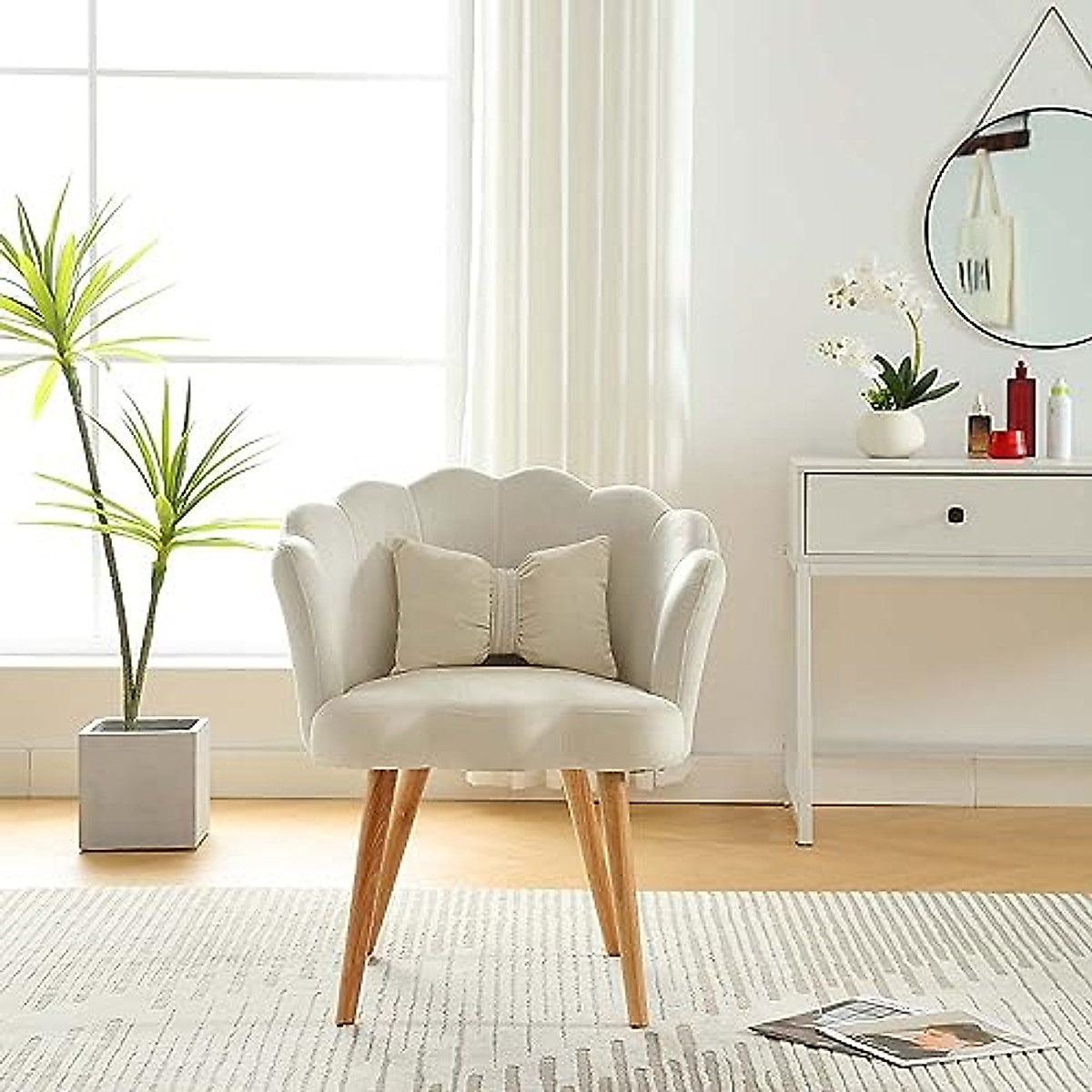Shell Shaped Living Room Accent Chairs,Modern Velvet Bedroom Chair,Upholstered Armchair,Comfy Reading Chair for Adults,Teens,Bow Tie Pillow,Solid Wood Legs (Beige)