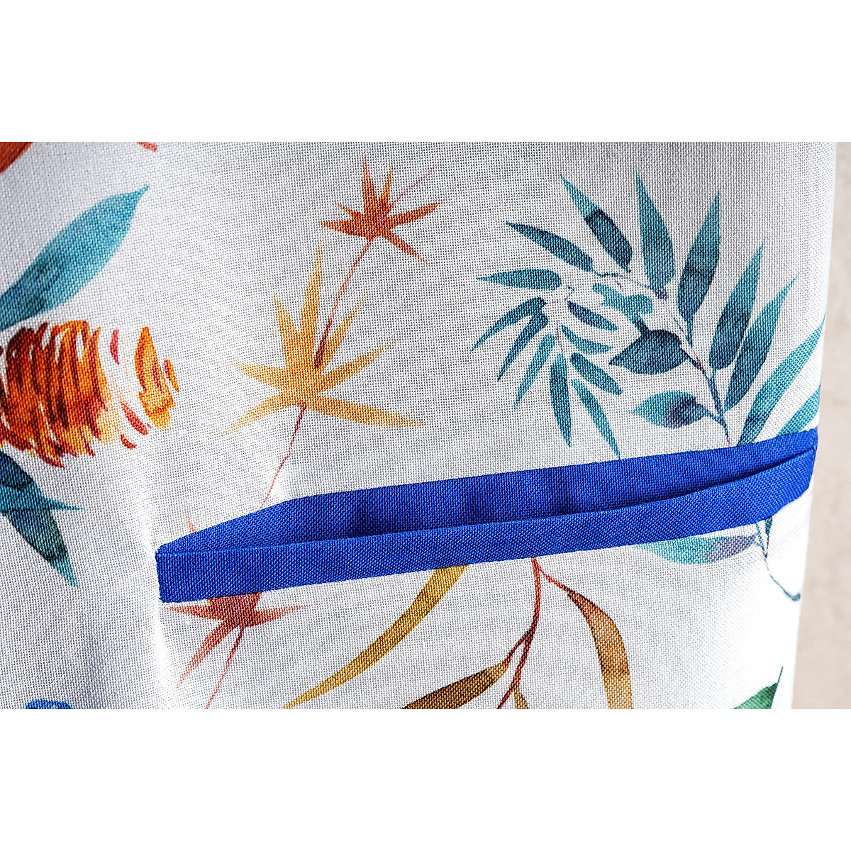 CALICOT Apron 100% Polyester Pack of 1 Adjustable Neck Strap Cloth Apron with Center Pocket & Long Ties for Chef, Women & Men Parties Wedding use, Spicy Summer (27.5"x 31.5")