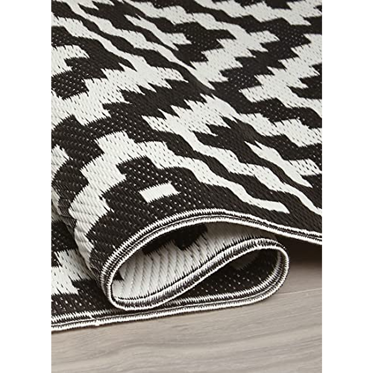 FH Home Outdoor Rug - Waterproof, Fade Resistant, Reversible - Premium Recycled Plastic - Geometric - Porch, Deck, Balcony, Mudroom, Laundry Room, Patio - Aztec - Black & White - 3 x 5 ft