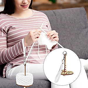 Wrist Yarn Holder, Portable Yarn Holder with Wrist Strap Stand Leather Wrist Strap Storage Knitting Crocheting Supplies Gift for Craft Lovers Knitting(Heart Shape)