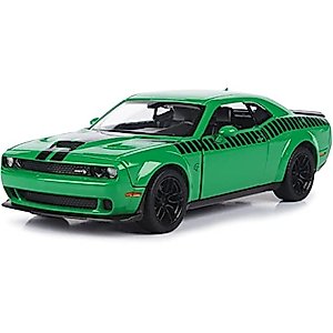 Motormax 2018 Dodge Challenger SRT Hellcat Widebody Green with Black Stripes GT Racing Series 1/24 Diecast Model Car 73786
