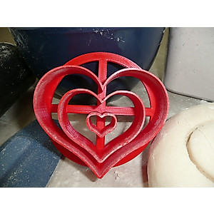 YNGLLC LOVE THEMED HEART ROSE DESIGNS SET OF 2 CONCHA CUTTERS MEXICAN SWEET BREAD STAMP MADE IN USA PR1632, Red