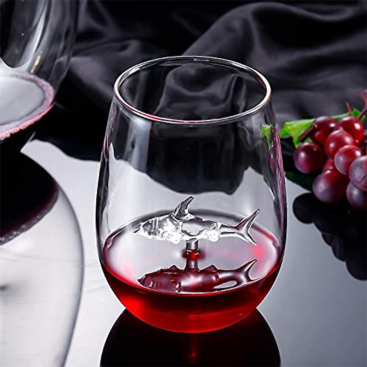 Shark Wine Glass, Premium Crystal Glasses with Shark Inside Shark Stemless Wine Glass, for Birthday Anniversary Wedding Party Christmas Father's Day Perfect for Red and White Wines（Set of 2）