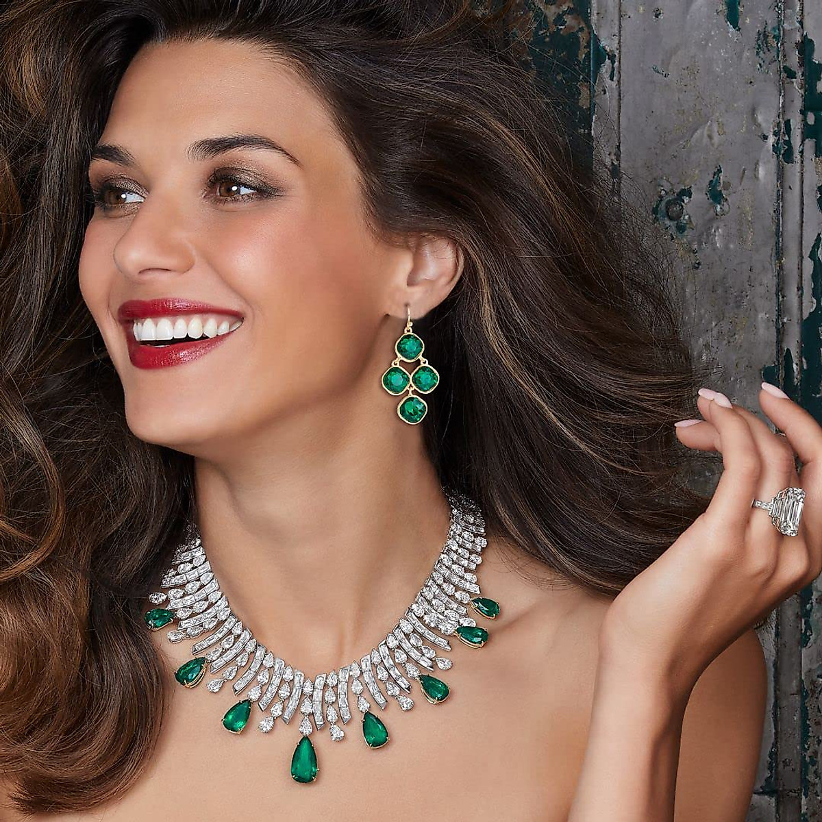 LILIE&WHITE Gold Statement Earrings For Women Emerald Crystal Dangle Earrings Fashion Drop Earrings Chandelier Earrings Gold Jewelry For Women Green Earrings