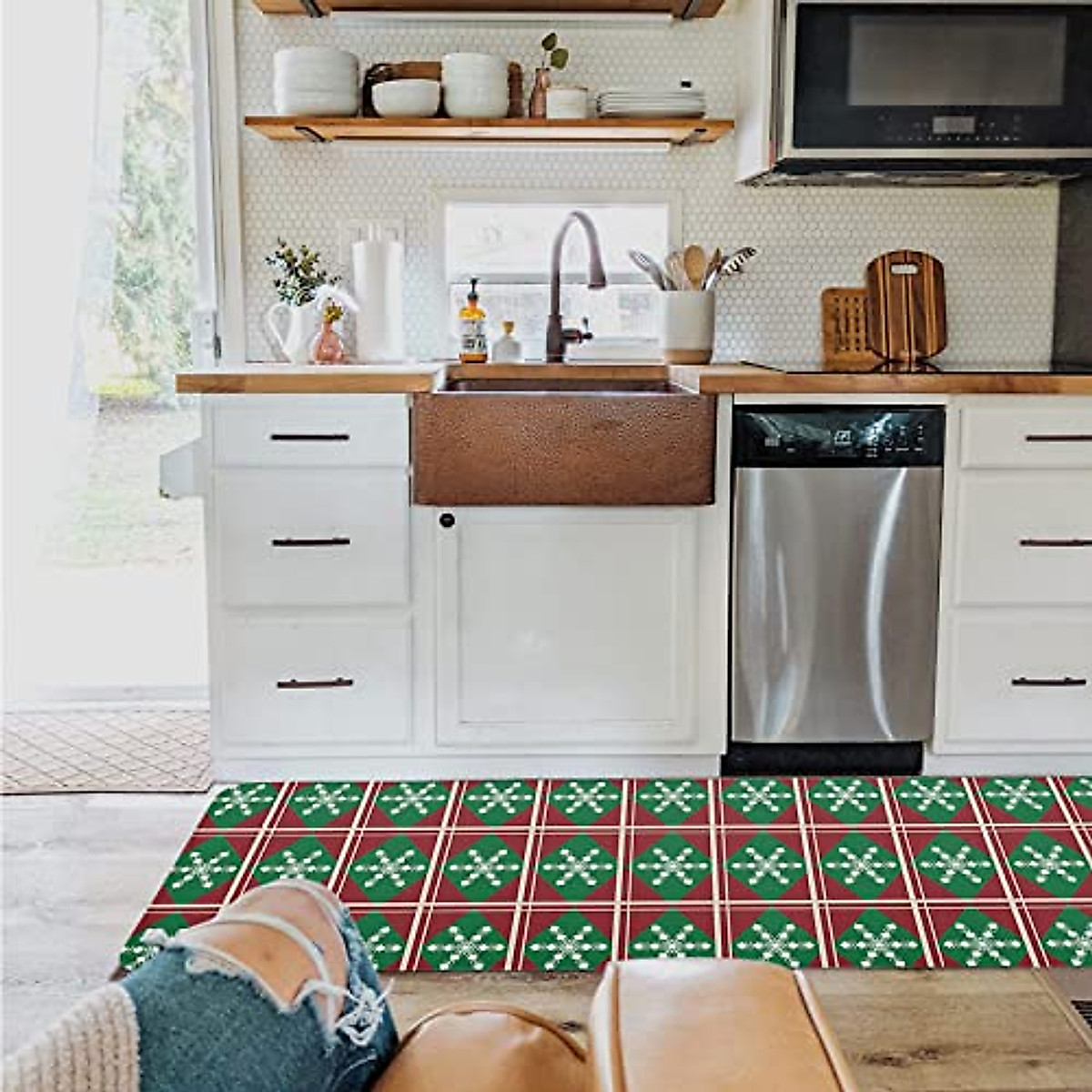 Kitchen Mat Rug 1 PCS Christmas Snowflake Red Green Diamond Plaid Runner Rug Anti-Fatigue Comfort Memory Foam Standing Mat Non-Slip Floor Door Mat for Bathroom Bedroom 18x47in