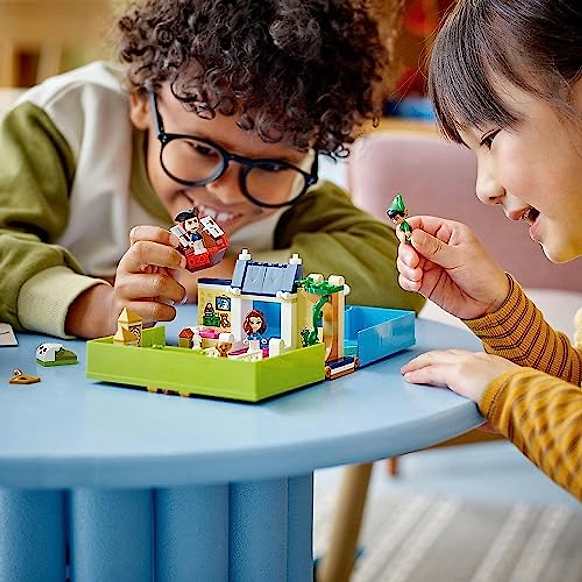 LEGO Disney Peter Pan & Wendy's Storybook Adventure 43220 Portable Playset with Micro Dolls and Pirate Ship, Travel Toy for Kids Ages 5 Plus