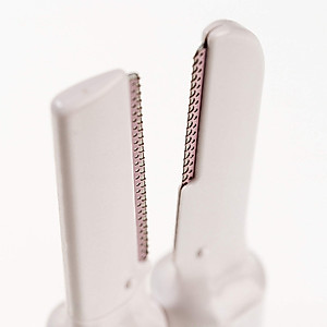 About Face Sonic Beauty-Wand Refill Blades for Exfoliating, 4 Pack â€“ Includes 2 Facial Blades & 2 Brow Blades