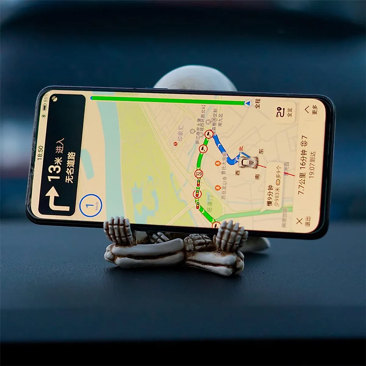 Cute Medidating Skull Dashboard Phone Holder for Car, Car Phone Mount, Skull Car Interior Accessories, Home Office Gothic Halloween Decorations