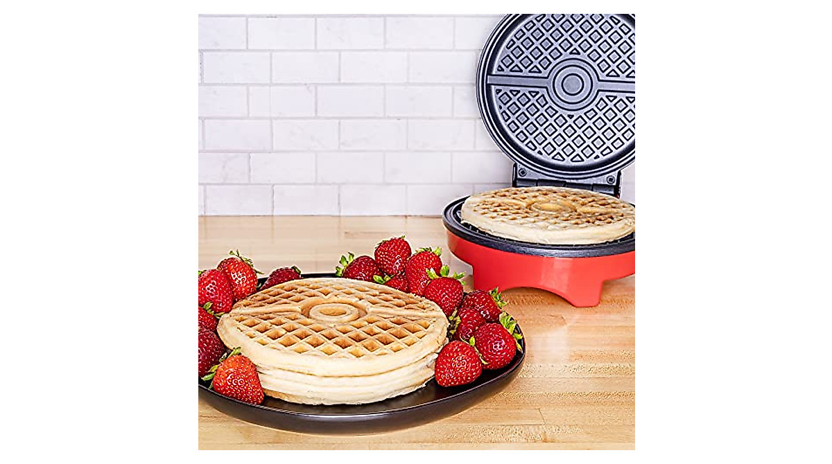 Uncanny Brands Pokémon Waffle Maker - Create Pokeball Waffles