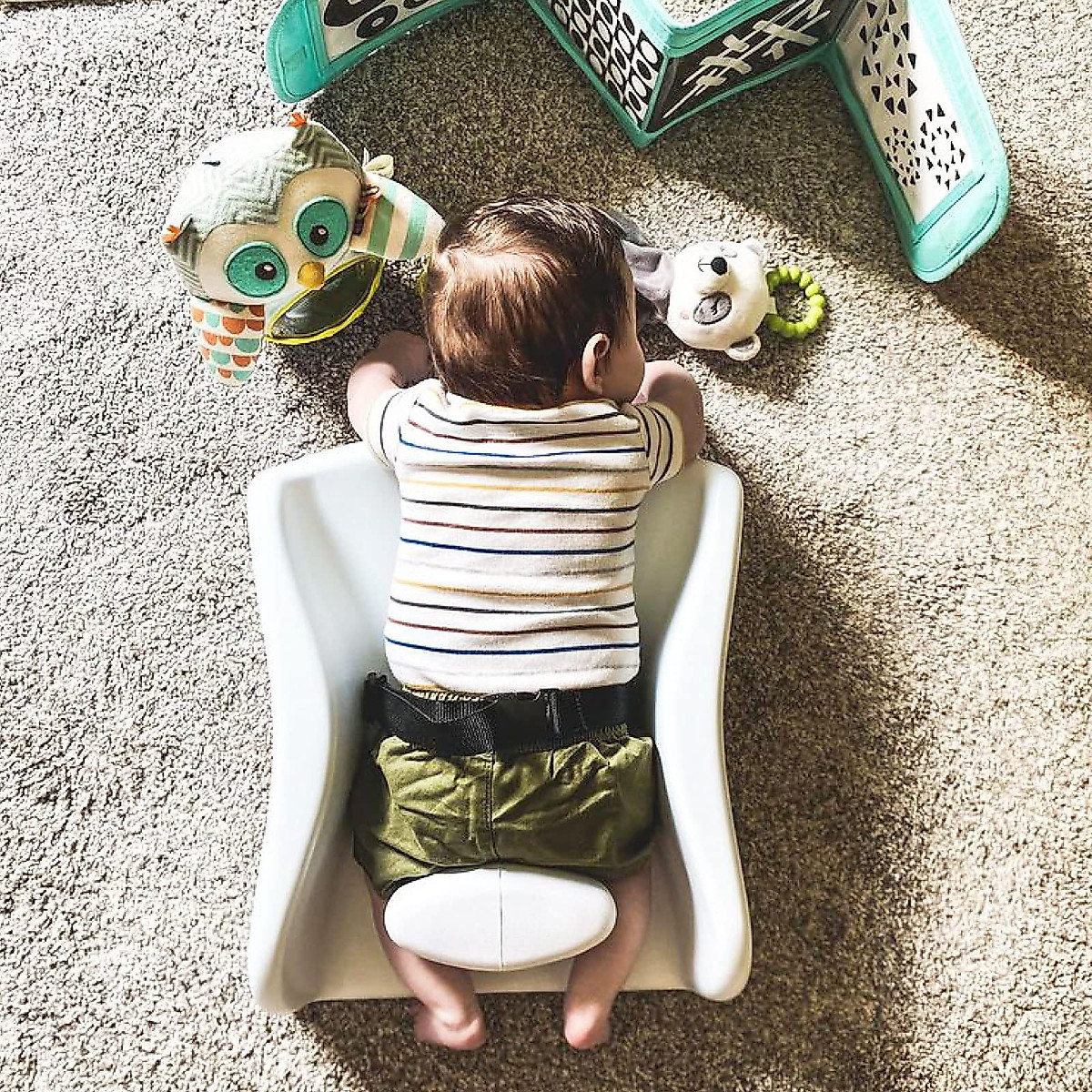 Tumzee Tummy Time Incline Tool – Making Tummy Time Fun – Frees Baby’s Arms to Play – Lets Baby See and Interact with World – Develops Baby’s Hand-Eye Coordination