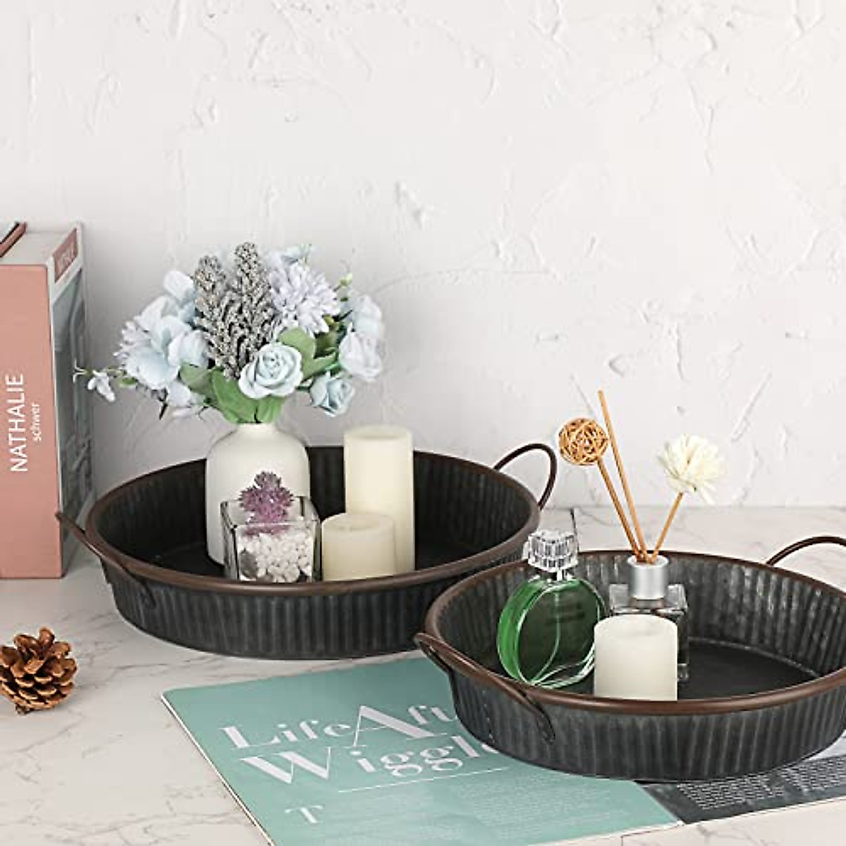 Hipiwe Galvanized Metal Iron Tray with Handles Farmhouse Rustic Decorative Tray Industrial Style Serving Tray Round Galvanized Tray for Coffee Table, Home Decor (Set of 2)