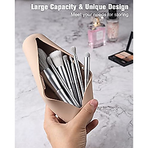 FERYES Large Travel Makeup Brush Holder, Magnetic Anti-fall Out Silicon Portable Cosmetic Face Brushes Holder, Soft and Sleek Makeup Tools Organizer for Travel- (8.27 * 2.36 * 1.57)
