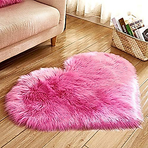 VANILLACHOCOLATE Heart Shaped Soft Faux Sheepskin Fur Area Rugs for Home Sofa Floor Mat Plush, 3ft x 2.2ft (Pink)