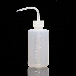250ml Squeeze Condiment Bottles with Twist on Cap Lids and Discrete Measurements - for for Sauce, Ketchup, BBQ, Dressing, Paint, Workshop, Pancake Art Dispenser