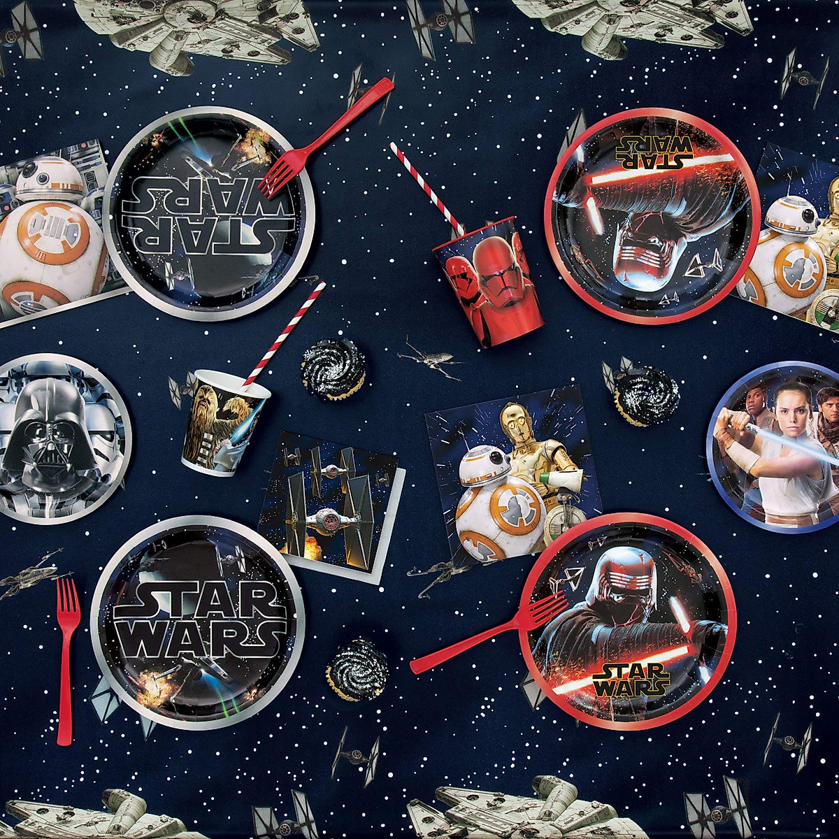 Star Wars Party Supplies - Classic Star Wars Paper Dinner Plates and Luncheon Napkins (Serves 16)