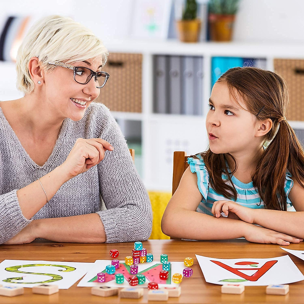 Deamos 6 Sided Dice Set 10 Colors Transparent Acrylic Dice for DND, MTG, RPG, Tenzi, Yahtze, Bunco, Table Borad Games, Math Teaching (100)