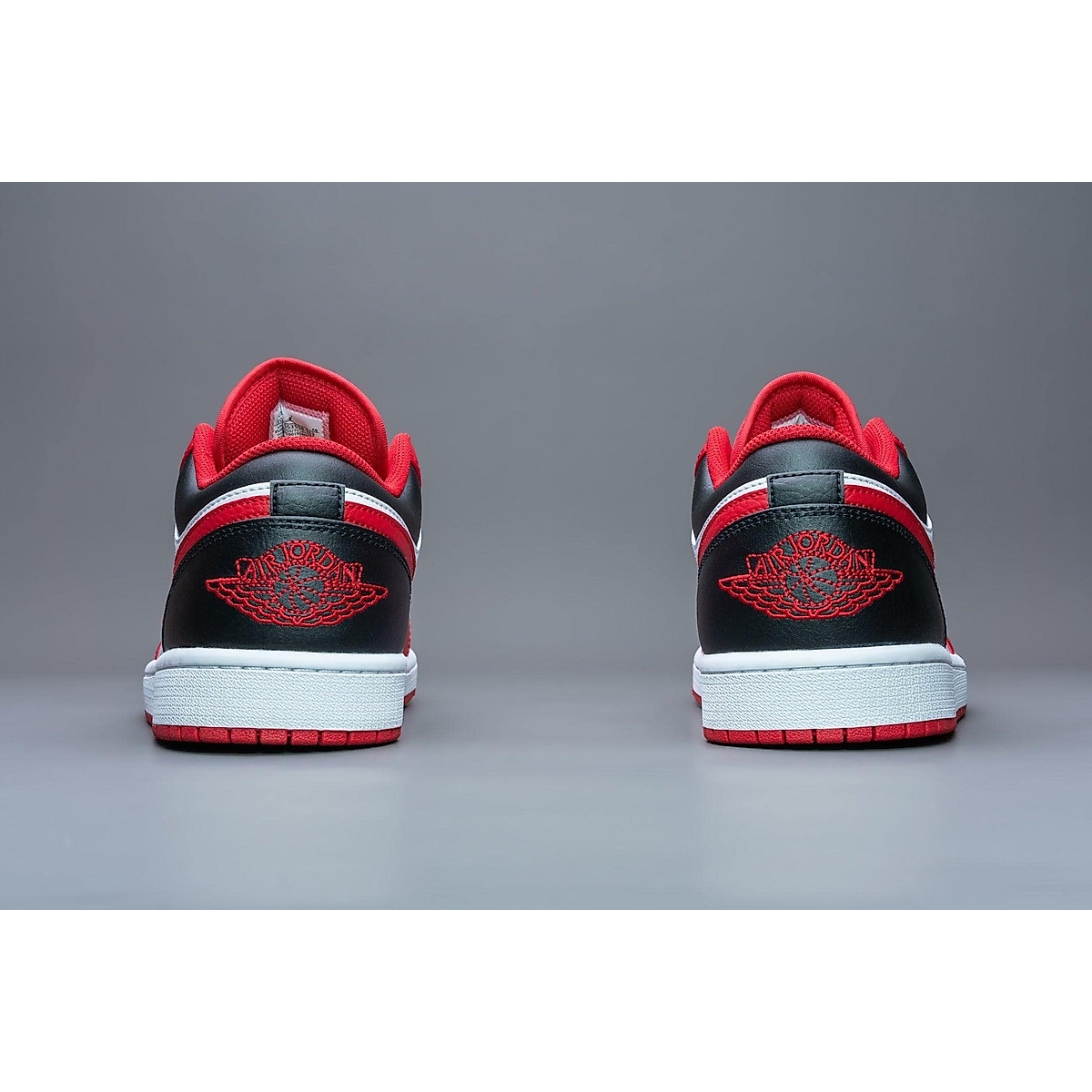 Jordan Mens Jordan 1 Low 553558 163 Bulls - Size 13 Black/White/Red