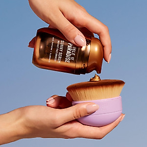 Isle of Paradise Shape and Glow Self Tan Blending Brush - Palm Sized, Streak Free Applicator for Face and Body