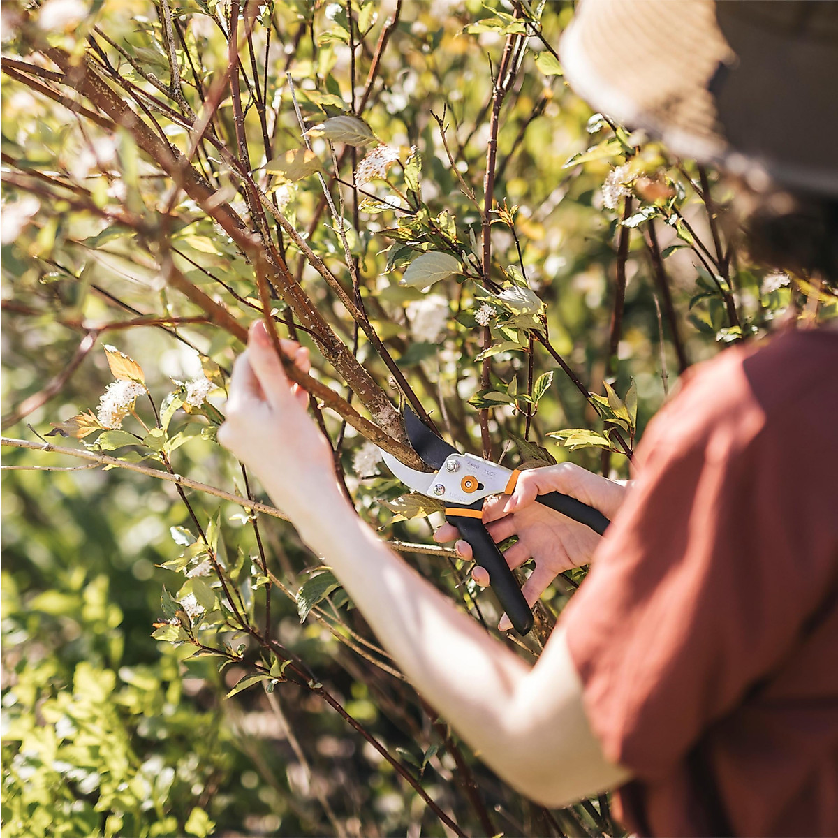 Fiskars Gardening Tools: Bypass Pruning Shears, Sharp Precision-ground Steel Blade, 5/8” Plant Clippers (91095935J)