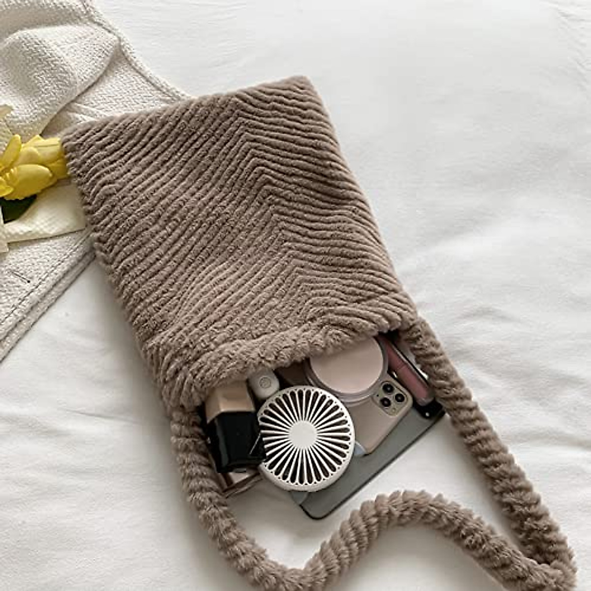 JQWYGB Fluffy Tote Bag - Soft Plush Shoulder Bag Handbag Y2K Tote Bag Aesthetic Fuzzy Purses for Women (Khaki)