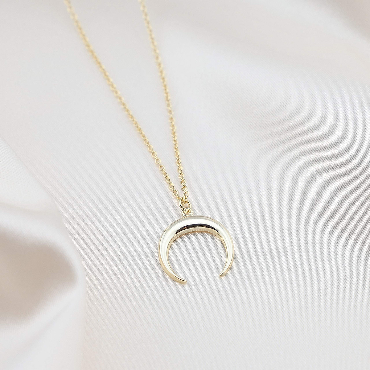 Moon Necklace for Women Gold Necklaces for Women - 18K Gold - Crescent Moon Necklace - Half Moon Necklace - Double Horn Necklace - Gold Crescent Necklace - Dainty Necklace (Gold)