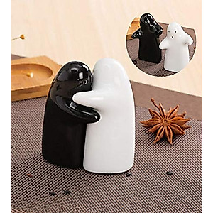 Salt and Pepper Shakers Cute Decorative Novelty Hugging Shakers Couple Set Black and White Modern and Vintage Hug Design Easy to Refill and Dispenser Shaker Set