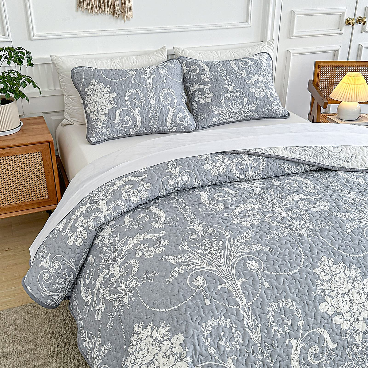 Gray Cotton Quilt Set Queen Size Floral Quilt Set White Flowers Leaves Cotton Reversible 3pc Quilt Bedding Set, Coverlet, Bedspread with 2 Pillow Shams