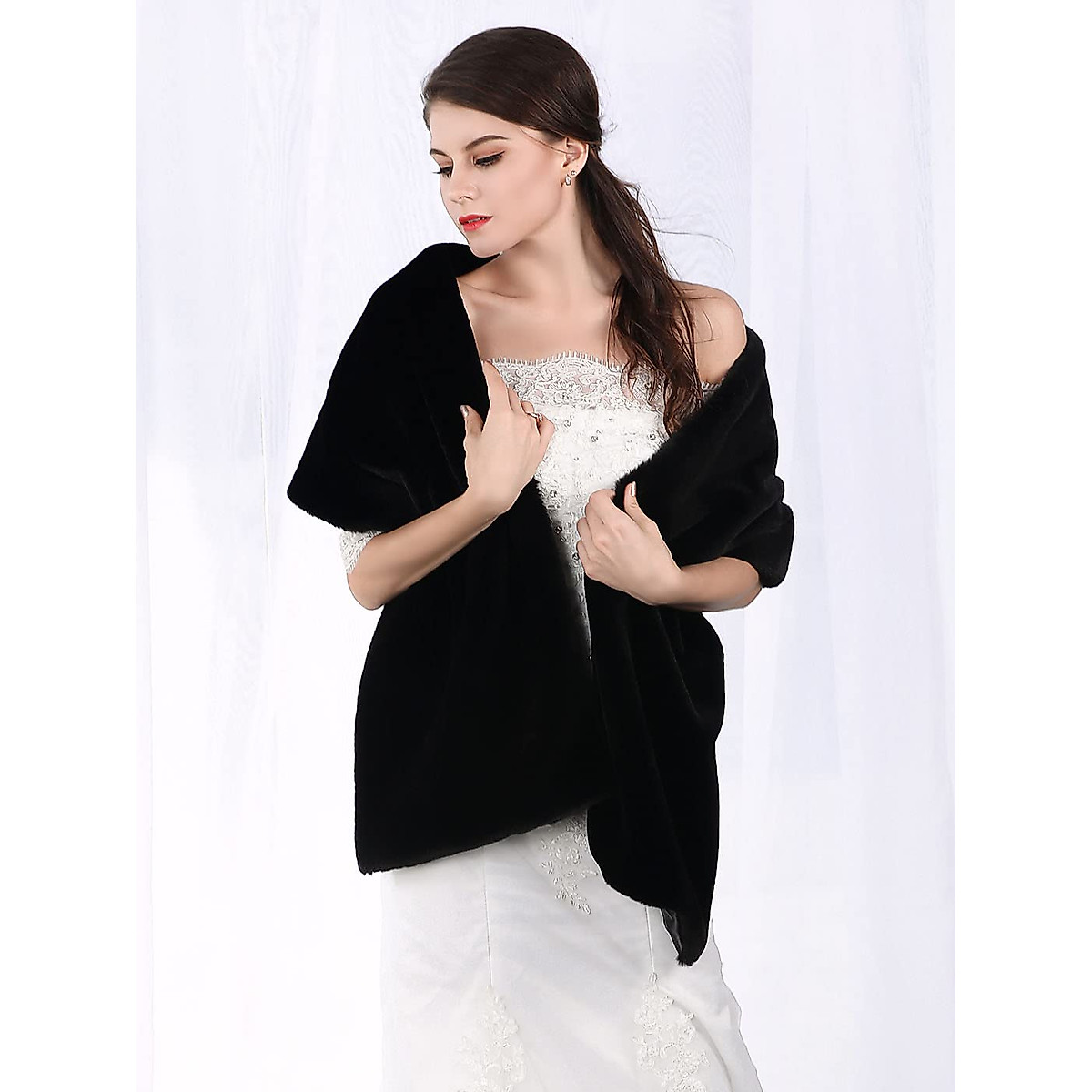GORAIS Women's Wedding Faux Fur Shawls and Wraps Long Bridal Fur Scarf Stoles with Brooch for Bride and Bridesmaids (Black)