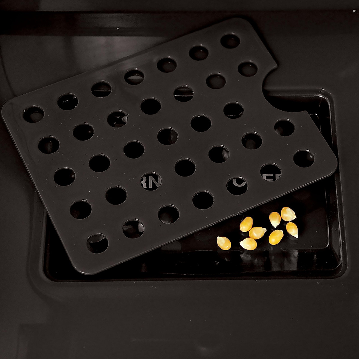 West Bend Stir Crazy Movie Theater Popcorn Popper, Gourmet Popcorn Maker Machine with Nonstick Popcorn Kettle, Measuring Tool and Popcorn Scoop for Popcorn Machine, 4 Qt., Black