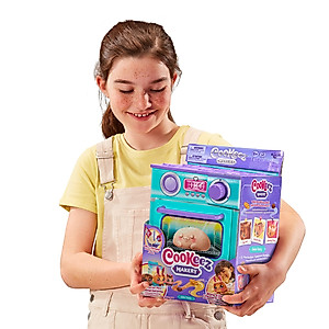 Cookeez Makery Baked Treatz. Mix & Make a Plush Best Friend! Place Your Dough in The Oven and Be Amazed When A Warm, Scented, Interactive, Plush Friend Comes Out! Which Surprise Bake Will You Make?