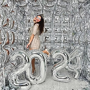 Gold and Silvery Suare Foil Balloon Wall Backdrop for Photos Double Sided Balloon Arch Garland Kit for Anniversary Bachelorette Birthday Engagement Bridal Baby Shower Party Decorations 25pcs