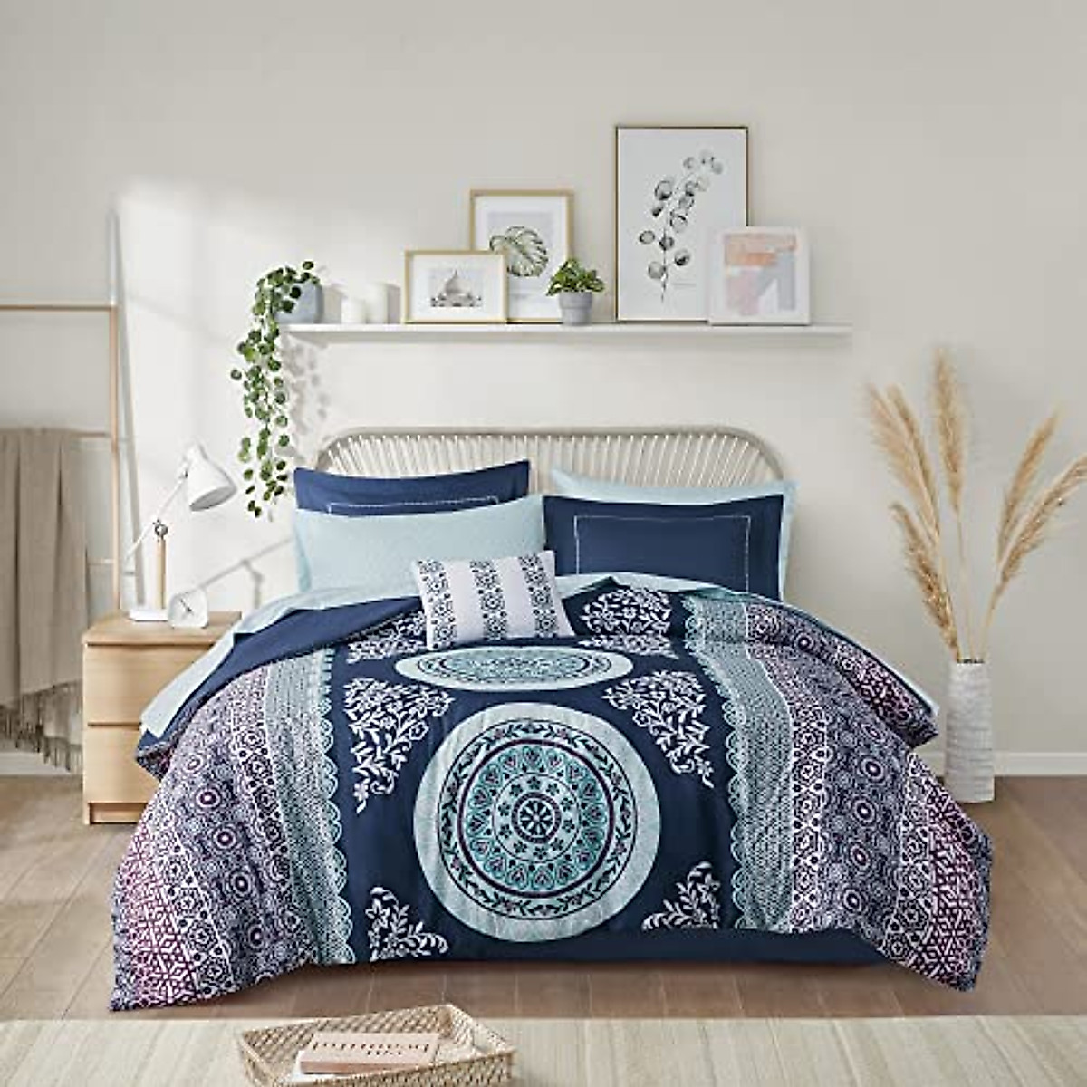 Intelligent Design Complete Bed In A Bag Casual Boho Comforter with Sheet Set Decorative Pillow, All Season Bedding Set, Queen, Loretta Navy 9 Piece