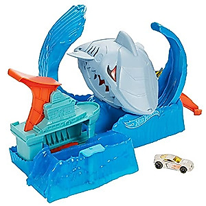 Hot Wheels Toy Car Track Set, Robo Shark Frenzy Playset & Color Shifters Car in 1:64 Scale, Color Change Area in Warm & Icy Cold Water