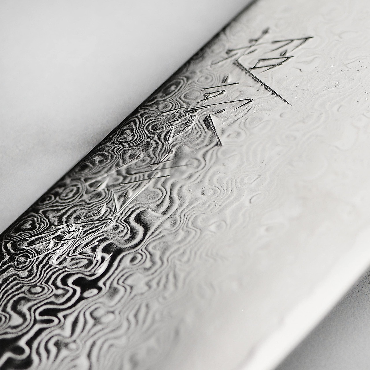 Yaxell Ypsilon SG2 Knife Set, 3 Piece with Katana Stand - 193 Layer Stainless Damascus