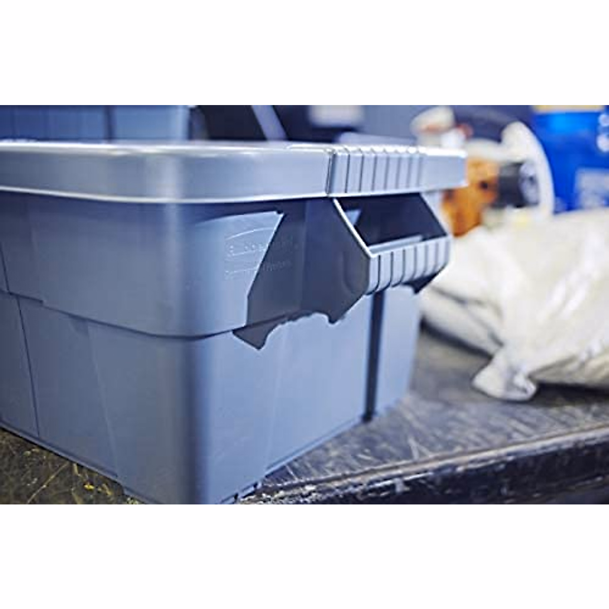 Rubbermaid Commercial Products Brute Tote Storage Container With Lid, 20- Gallon, Gray (FG9S3100GRAY)