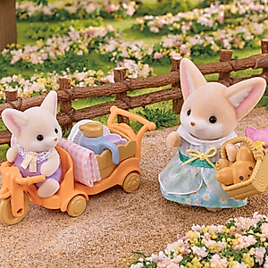 Calico Critters Sunny Picnic Set - Fennec Fox Sister & Baby, Doll Playset with Figures and Accessories