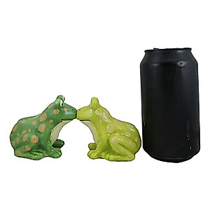 Set Of 1 Green Tree Frogs Toads Kissing Ceramic Salt And Pepper Shakers