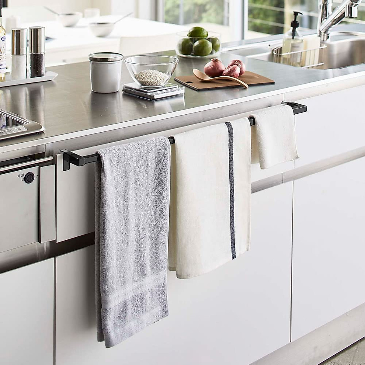 Yamazaki 5693 Extendable Long Towel Hanger Bar, Black, Approx. W16.5 - 29.9 x D 3.9 x H 2.8 inches (42 - 76 x 7.4 - 8.5 x 5 cm), Tower, Kitchen Storage, Towel Rack, Kitchen Accessories