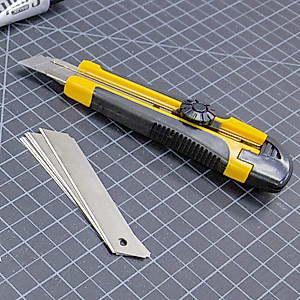 BAZIC 18mm Replacement Blade, Wider Utility Knife Cutter Blade, Tube Storage Box (8/Pack), 1-Pack