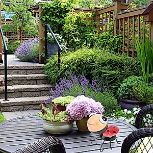 Metal Garden Art Decoration Ladybug Garden Outdoor Statue Decor Decorative Figurine for Path Yard Lawn Patio Backyard