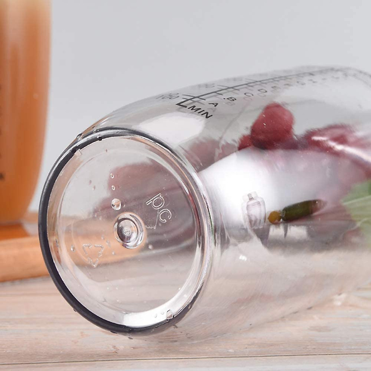 4 Pcs 700CC/24Oz Plastic Cocktail Shaker Drink Mixer Hand Shaker Cup with Scales Transparent(4, 700cc)