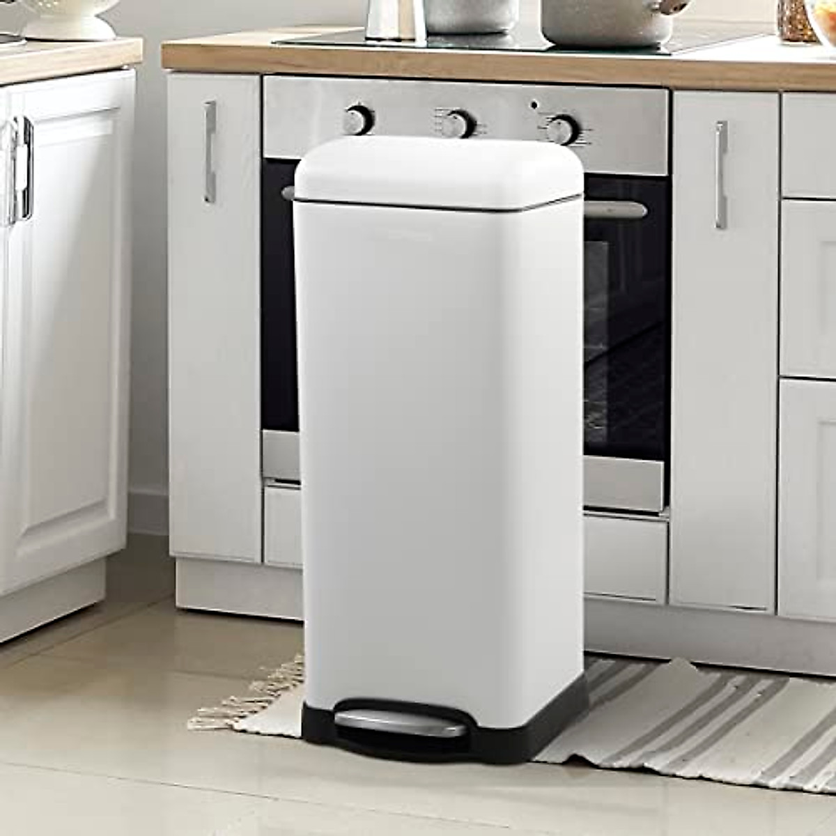 happimess HPM1007A Betty Retro 8-Gallon Step-Open Garbage Can with Soft Close Step, White