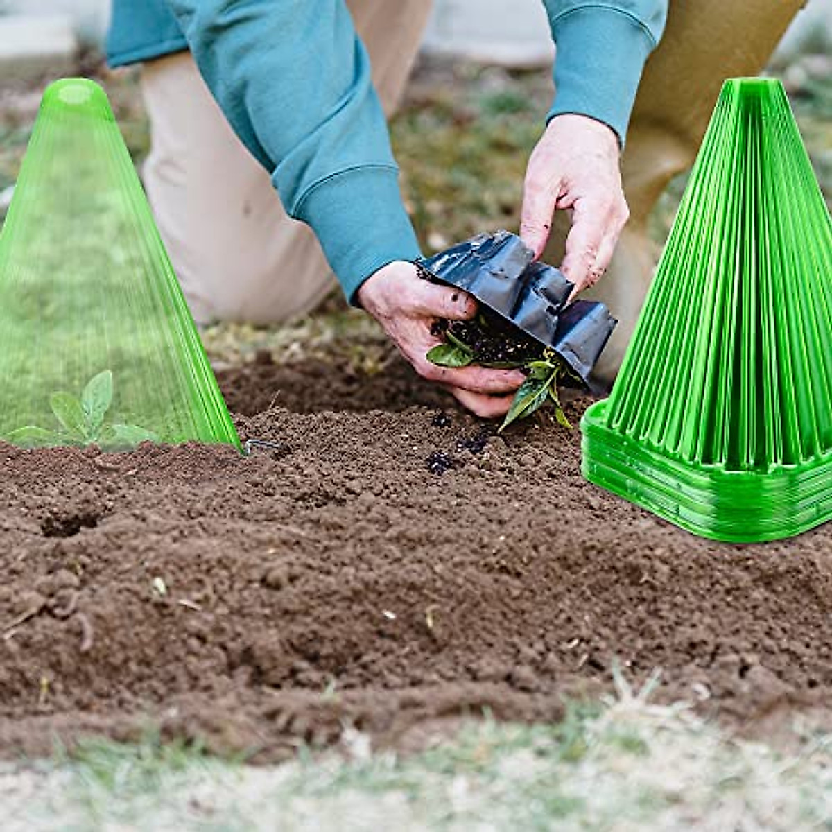 Pack 30 Garden Cloches for Plants,Reusable Plant Bell Cover,Protects Plants from Birds, Frost,Snails Etc,7.7" D x 8.7" H, Green