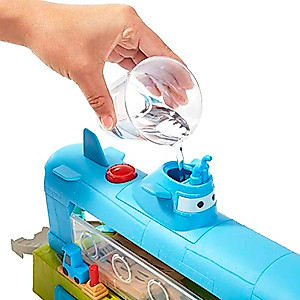 Disney and Pixar Cars Toys, Submarine Car Wash Playset with Color-Change Lightning McQueen Toy Car, Water Play