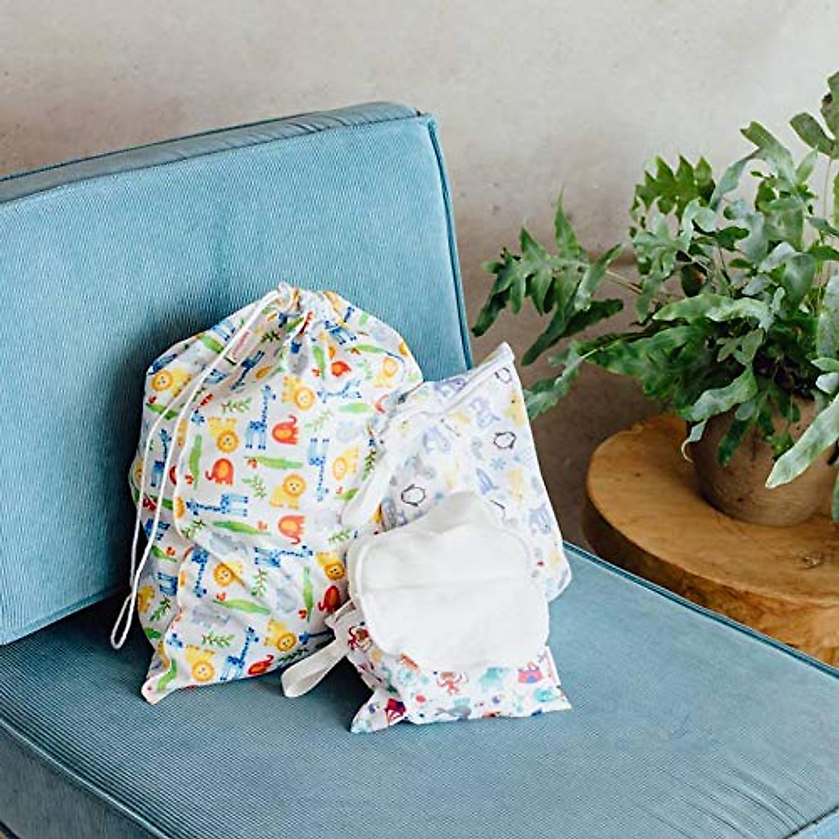 Imse Vimse Reusable Washable Wet Bags for Cloth Diapers (Snowland, Large 14x18)